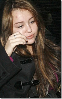 Manuelanorga: Miley Cyrus en el mundo del !Acne!